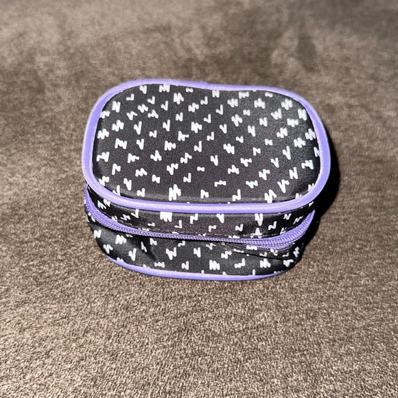 thirty-one | Bags | Thirtyone Small Zipper Pouch Jewelry Organizer ...